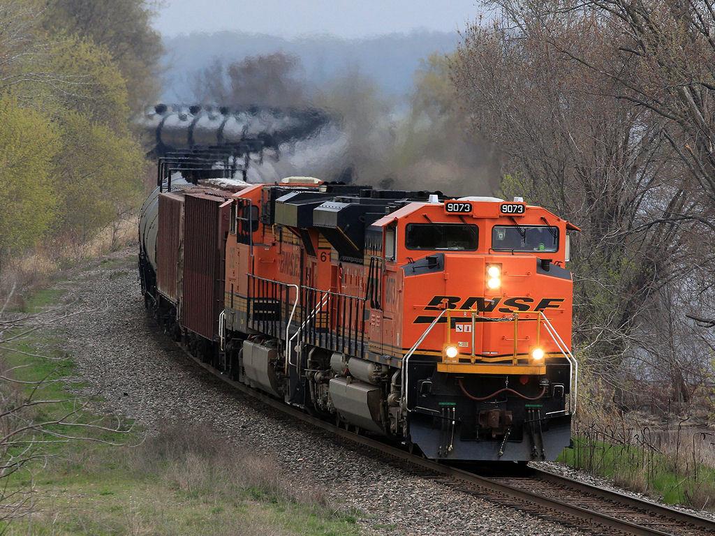 BNSF 9073